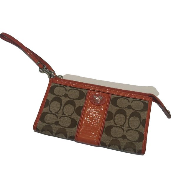 Coach | Bags | Coach Sutton Signature Tb Zippy Wristlet Wallet 477 ...